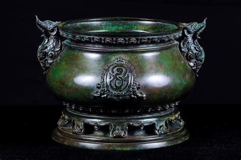 เครื่องสังเค็ดในการออกเมรุพระราชทานเพลิงศพสมเด็จพระวันรัต ชุดบูชาชนิดพิเศษ กระถางธูป เครื่อง