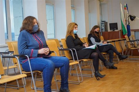 Намаляват противообществените прояви на малолетните и непълнолетните в община Мездра снимки