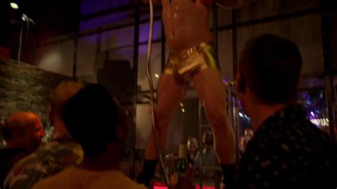 AusCAPS Steve Howey Shirtless In Shameless Happily Ever After