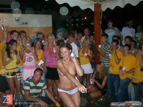 Bare Ladies Dancing And Taunting Zb Porn