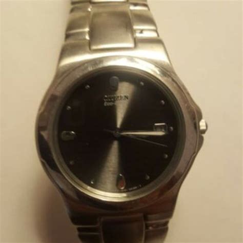 Citizen Eco Drive Mens Watch Stainless E110 K16750 Broken Clasp Dead