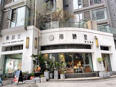 【10图】万人小区 双边街大十字路口 转角大开间铺 年收15万年底狂欢成都郫都犀浦百草路商铺商铺租售生意转让出售 成都58同城