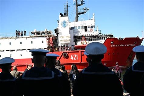 Първият български военен научноизследователски кораб се завърна след експедицията си Снимки