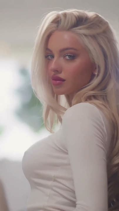 4 Hot Sexy Holly Pedlar Bikini Pics