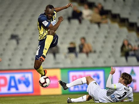 Usain Bolt Scored Two Goals In 1st Football Game Sakal Sports