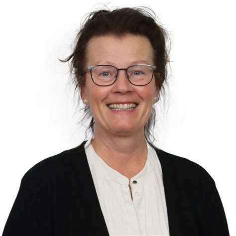 Pia Sighed Har Jobbat På Brandt Bil I 21 år Hon Inledde Sin Karriär På Anläggningen I Dingle