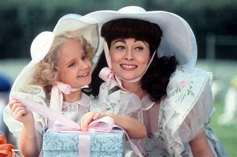 Faye Dunaway Was Reluctant To Film The Infamous Mommie Dearest Wire