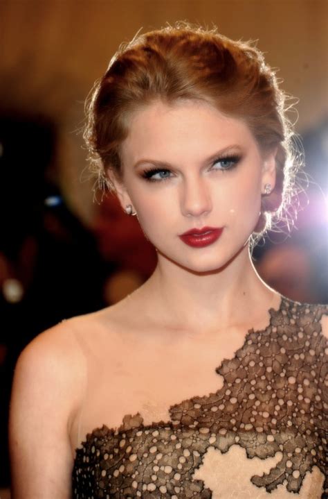 And The Camera Flashes Make It Look Like A Dream Tumbex
