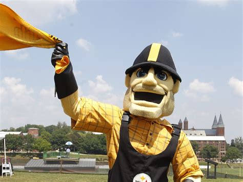 Steely Mcbeam Costume