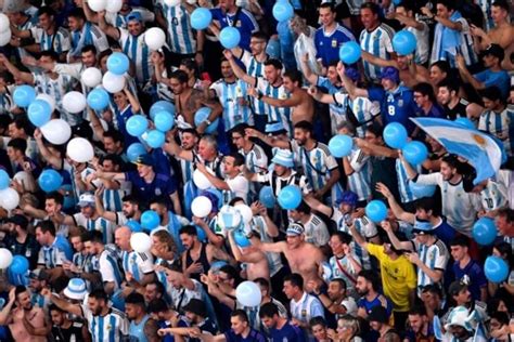 Así Vivió La Hinchada Argentina El Triunfo Ante Polonia Por El Mundial