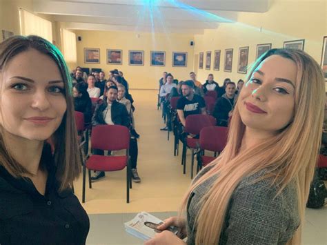 Представяне на ЮФ на УНСС пред ученици в страната Алумни Клуб на Завършилите ЮФ при УНСС