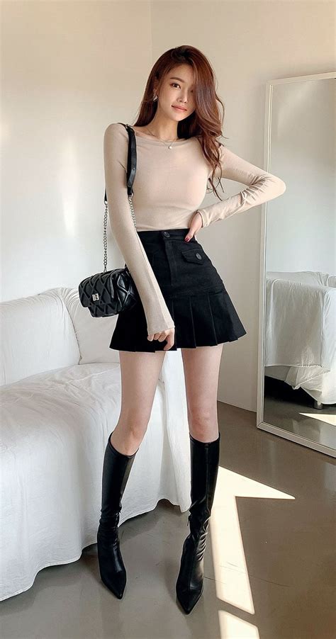 Pin By Ankker On Park Jung Yoon Mantzz Outfits High Waisted Skirt