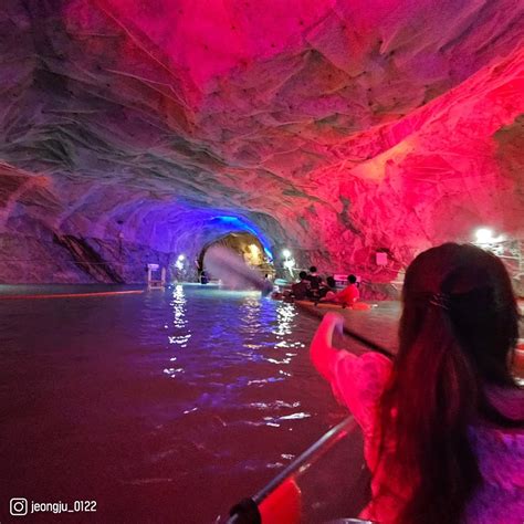 대한민국 구석구석 여행가는 가을🍁 8월 추천 여행지 더위를 날리는 쿨한 여름 여행 📌이열치열☀️ 더위를 즐기는 이색체험 폐광에서 신비로운 동굴 여행지로 재탄생한
