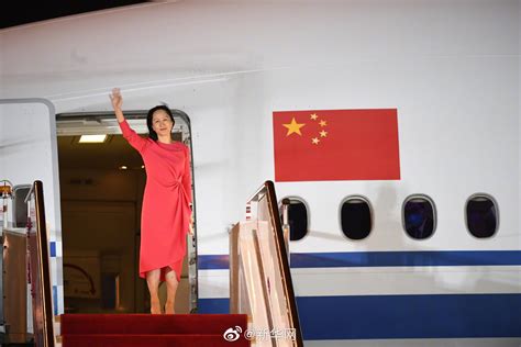 孟晚舟抵达深圳机场高清大图来了！手机新浪网