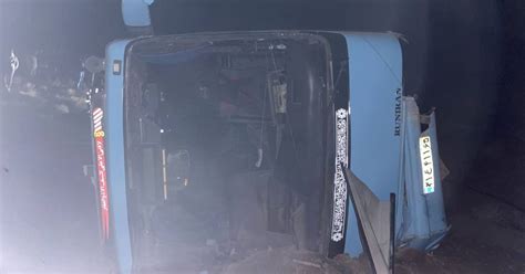 پلیس راهور اتوبوس اردوی دانش‌آموزان دختر کرمانی فرسوده و ترمزش معیوب