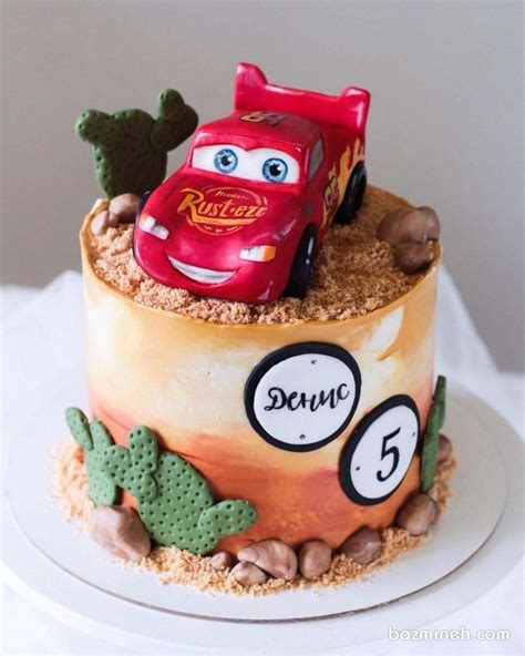 کیک فوندانت جشن تولد پسرونه با تم ماشین مکویین