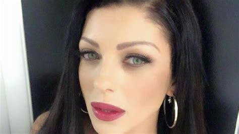 Емануела заряза бебето си за три седмици Новини бг