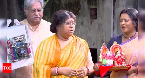 Ranga Bou Update Pakhi Kush And Their Elderly Uncle Aunt Take Shelter Under A Tree Times Of