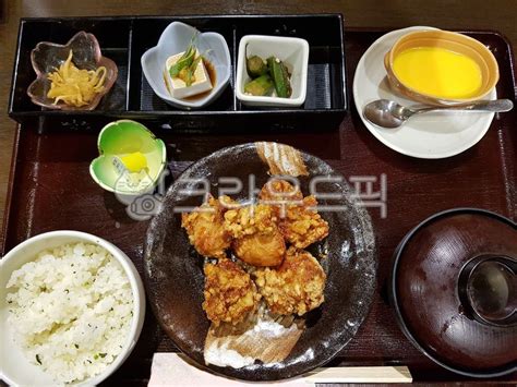 일본음식 닭튀김정식 일본요리 일본닭튀김정식 일본가정식백반 사진이미지일러스트캘리그라피 Jhsarah작가