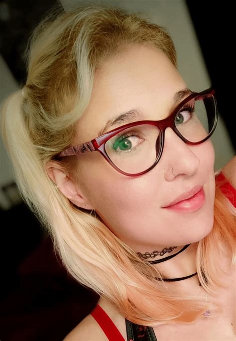 My 32 Year Old Face While Feeling Amazing Rfaces