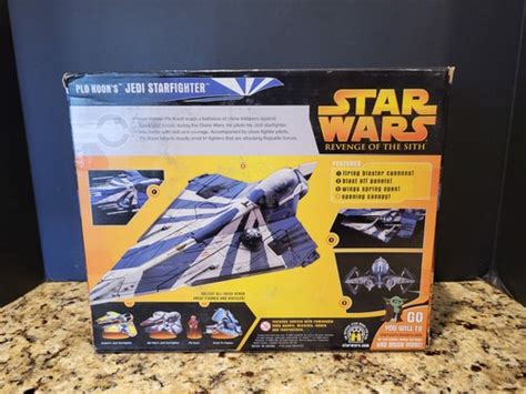 Plo Koons Jedi Starfighter 2005 Star Wars Revenge Of The Sith Mib New