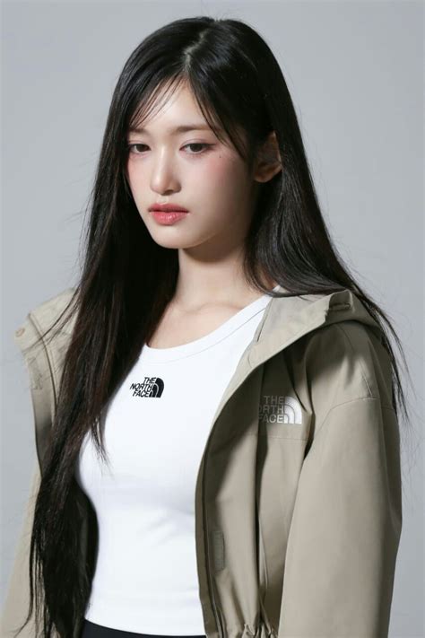 [240921] 📸🐯 아기페이스와 노스페이스의 만남 👶🩵 이서 X 노스페이스 광고 촬영 현장 In 2024 The North Face Face Lee Hyun