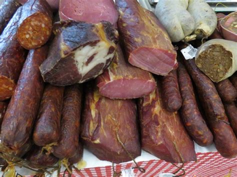 За суво месо до 10000 динара за килограм ево зашто и где се може набавити Удружење новинара