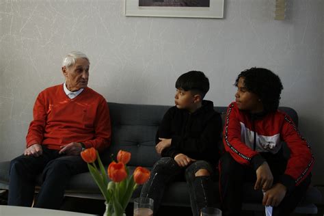 Ik Keek Mijn Moeder Angstig Aan En Zij Zei Alleen Het Woord Bommen