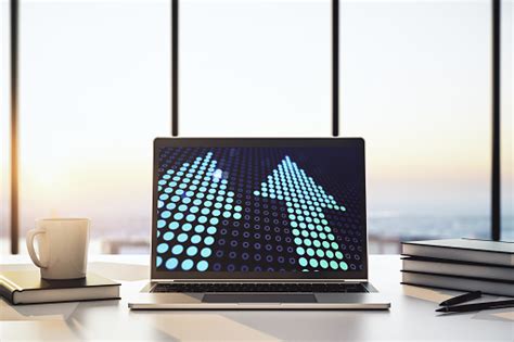 창조적 인 추상적 인 상향 화살표는 현대 노트북 모니터 목표 및 목표 개념에 스케치합니다 3d 렌더링 기회에 대한 스톡 사진 및 기타 이미지 Istock