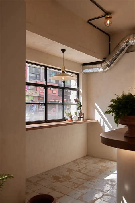 화이트and우드톤 유럽풍 분위기 13평 브런치카페 And 펍 인테리어 강동구 성내동 화이트and우드톤 유럽풍 분위기 13평 브런치카페 And 펍 인테리어 강동구 성내동