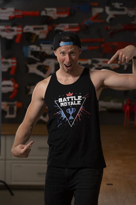 Aaron Esser — Bio Site