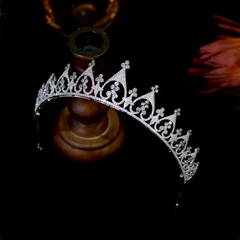 Macbeth Dagger And Crown