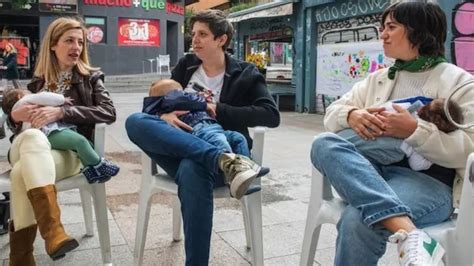 영양공급이 최우선이지만 세계보건기구 Who 는 콘텐츠 크리에이터들의 분유 홍보를 억제하려는 움직임을 보이고 있다 Bbc News 코리아