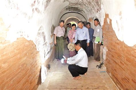 ပြည်ထောင်စုဝန်ကြီး ဦးတင်ဦးလွင် သီတဂူဆရာတော်ကြီးအား ဖူးမြော်ကြည်ညိုပြီး ငလျင်ဒဏ်ကြောင့် ထိခိုက်ပ