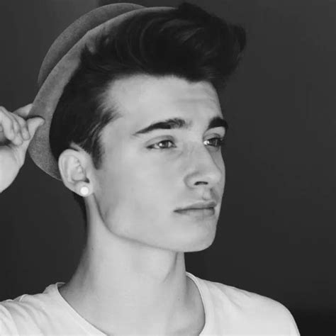 Cutecumber On Twitter Weeklychris Pls Follow Jhiitl7wtk