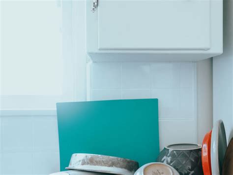 Хитрість яка допоможе господиням помити гору посуду за 10 хвилин