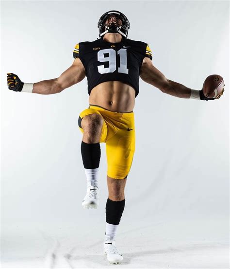 Gear Yeah Athletic Collection Lukas Van Ness