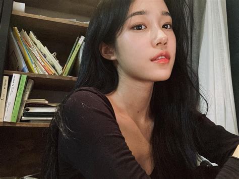 Pin Oleh Siyeons Di Yoonseo Di 2024 Gambar Proporsi Tubuh Orang Cantik Kecantikan