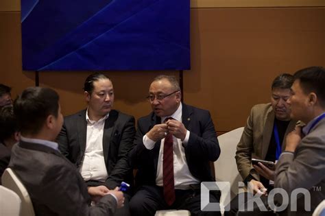 ФОТО Үндэсний Бодлогын Хорооны хуралдаа ирсэн АН ын гишүүд