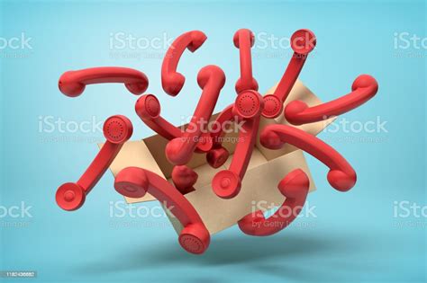 밝은 파란색 배경에 밖으로 비행하는 빨간색 유선 전화 수신기의 전체 공기에 중단 골판지 상자의 3d 렌더링 3차원 형태에 대한 스톡 사진 및 기타 이미지 Istock