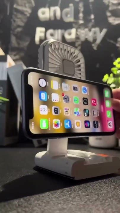 다양하게 쓰이는 보조배터리 겸용 휴대용 손선풍기 Youtube