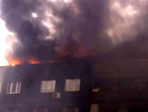 ბათუმში საცხოვრებელ კორპუსს ცეცხლი გაუჩნდა [ვიდეო] Batumelebi • ბათუმი ხანძარი • Batumelebi Ge