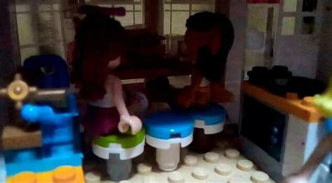 Лего Френдс Lego Friends Эмма и Оливия проказничают в школе мультик 1 часть Смотреть