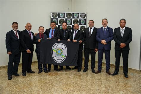 Posse Da Nova Diretoria Da Agepoljus ReÚne Policiais Judiciais E