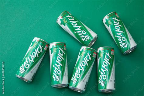 Photo Stock 한국 브랜드 탄산음료 칠성사이다 음료수 Adobe Stock