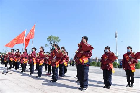 交发公司专车迎接我市第二批援鄂医疗队回家 子公司动态 南平武夷发展集团有限公司