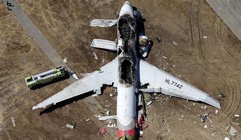 Watch Shocking Footage Shows Plane Exploding After Botched Landing Extra Ie