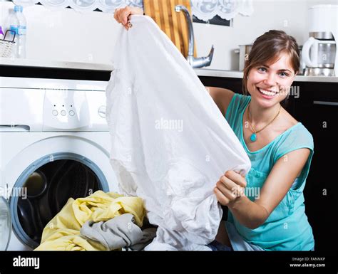 Donna Senza Vestiti Immagini E Fotografie Stock Ad Alta Risoluzione Alamy