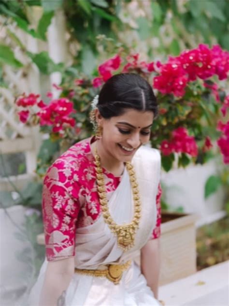 వరలక్ష్మి శరత్‌కుమార్‌కు కాబోయే భర్త గురించి మీకు తెలియని విషయాలు Times Now Telugu