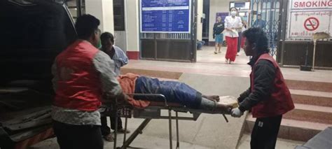 Tachileik News Agency တောင်ကြီး ကျိုင်းတုံသွားလမ်း စပါယ်ရှယ်တောင်အဆင်းတွင် ခရီးသည်တင်ယာဉ် ခ